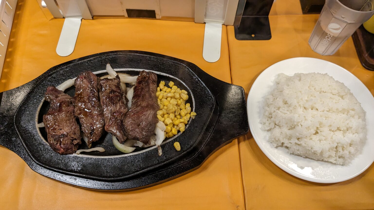 【新宿】「ガッツグリル 新宿店」の人気No.1ハラミステーキ！「弾丸ステーキ 200g」 新宿三井ビルの人気ステーキハウス【ランチ】｜東京 ...